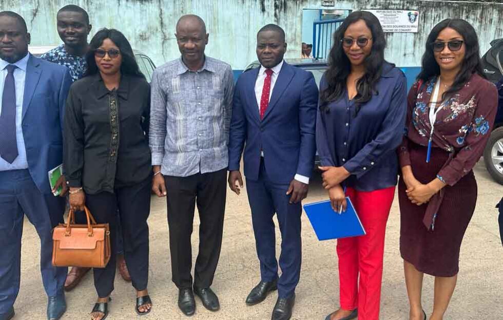 Visite de M. Lancinè KEITA, DG du CGC à la Direction Générale des Entrepôts Maliens en Guinée ...